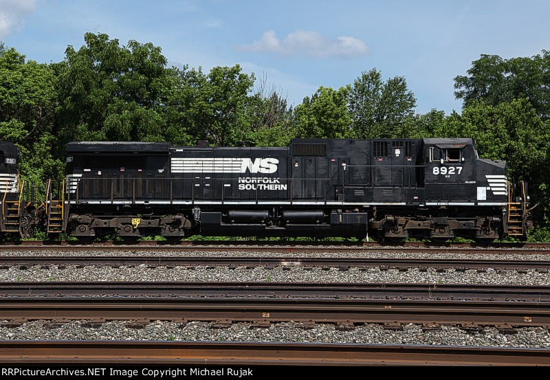 NS 8927
